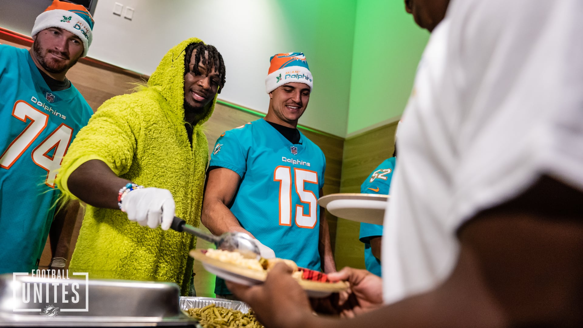 Miami Dolphins Football UNITES™ Hosts Holiday Toy Event Presented by ...