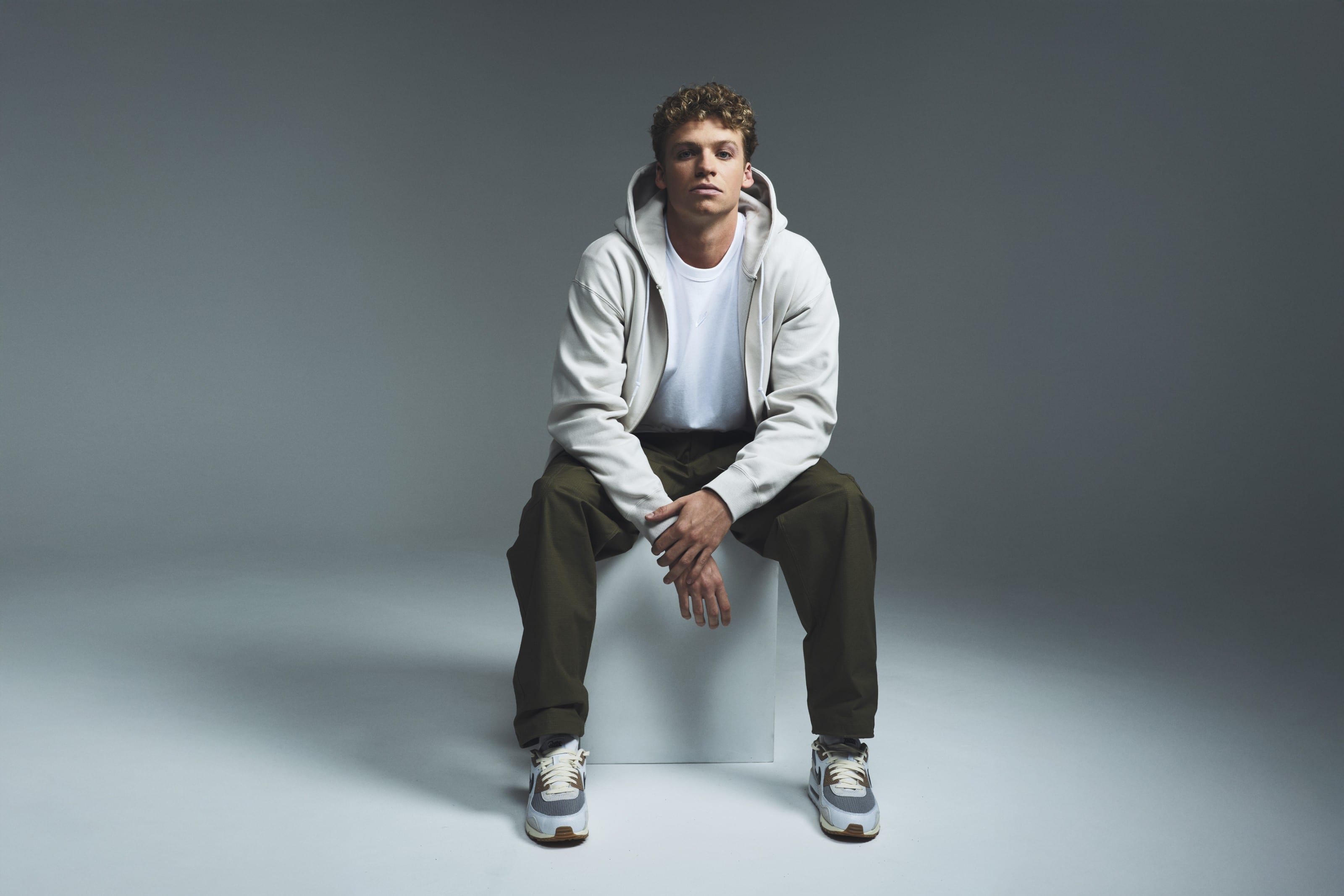 French swimmer Léon Marchand joins the ranks of the world's leading ...